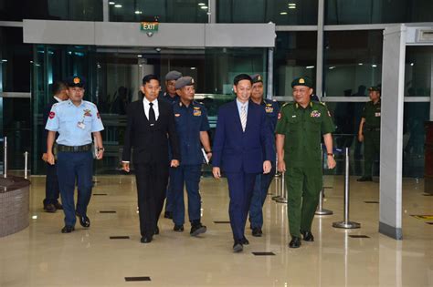 ကာကွယ်ရေးဦးစီးချုပ် လေ ဗိုလ်ချုပ်ကြီးထွန်းအောင် ဦးဆောင်သော တပ်မတော် လေ ကိုယ်စားလှယ်အဖွဲ့ ထိုင