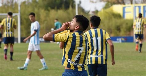 Dejó A Cinco Rivales En El Camino Y Se La Picó Al Arquero El