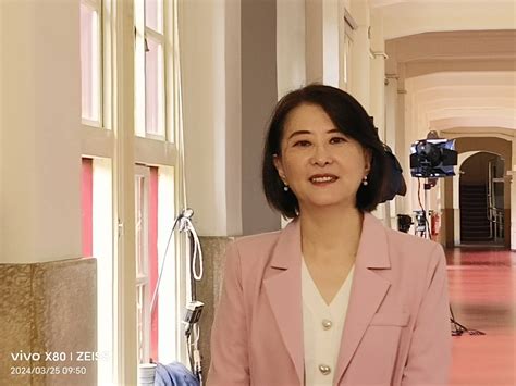 吳思瑤律師團和詐團首謀合影｜王鴻薇：向陳歐珀看齊嗎？ Enn台灣電報