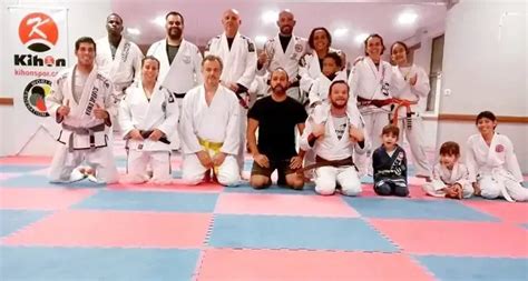 Com Atletas Empolgados Professor Celebra Chegada Do Europeu De Jiu