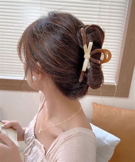 Lac Vert（ラック・ヴェール）の「アクリルリボンバンスクリップ（バレッタヘアクリップ）」 Wear