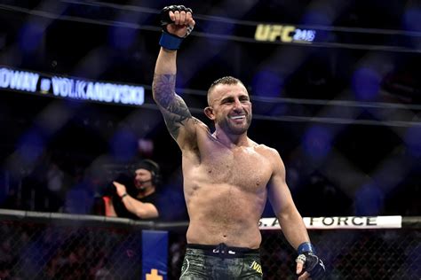 Alexander Volkanovski Sends A Message To The 145lbs Division Start