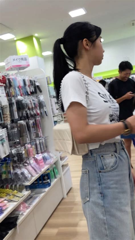 【お買い物中の眺め77】あどけなさが残る私服jkを店内で追い回し！ アダルト動画・画像のコンテンツマーケット Pcolle