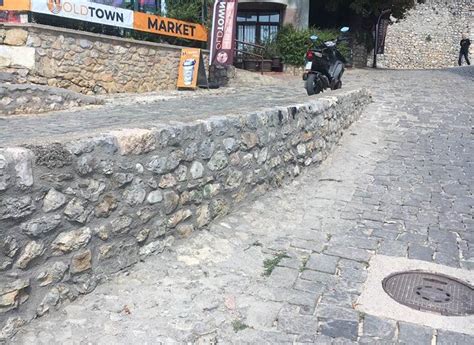 Продолжуваат активностите за реконструкција на потпорните ѕидови во стариот дел на градот