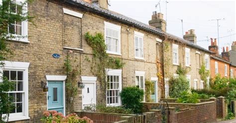 The Pretty Uk Town Just Named Britains Happiest Place To Live Full