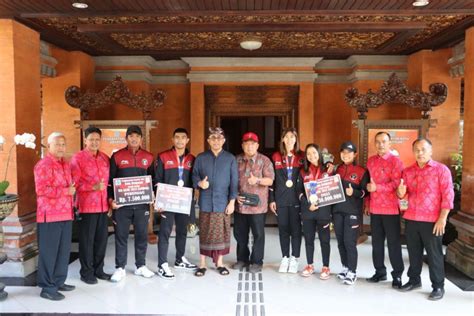 Pemkot Denpasar Serahkan Bonus Peraih Medali Di SEA Games 2023 ANTARA