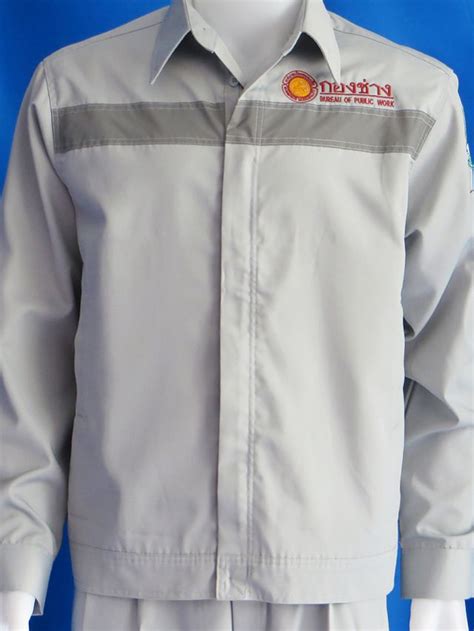 รับตัดชุดพนักงาน พร้อมปักโลโก้ นลินสิริ รับตุดชุดพนักงาน ราคาเป็นกันเอง