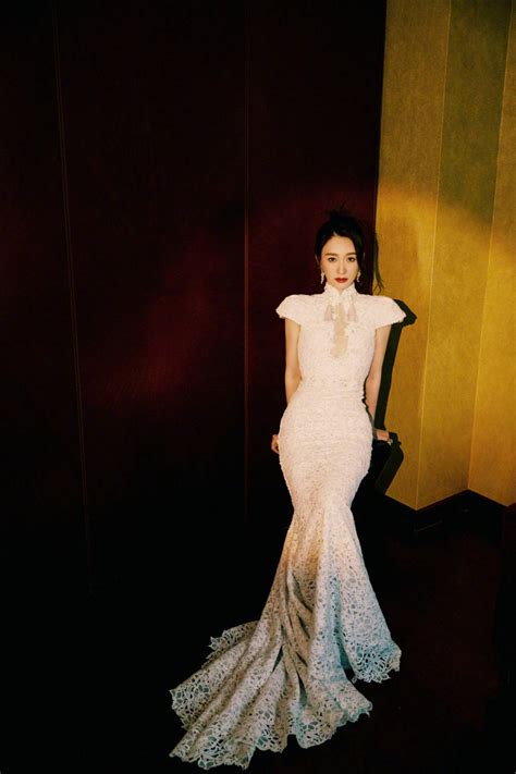 李小冉穿中式旗袍装 身材曲线一览无余 搜狐大视野 搜狐新闻