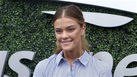 Nina Agdal Edad Familia Biografía Famous Birthdays