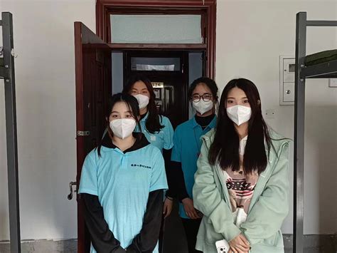 迎新篇不远遐路紧握蔚蓝诗与远方因语相逢