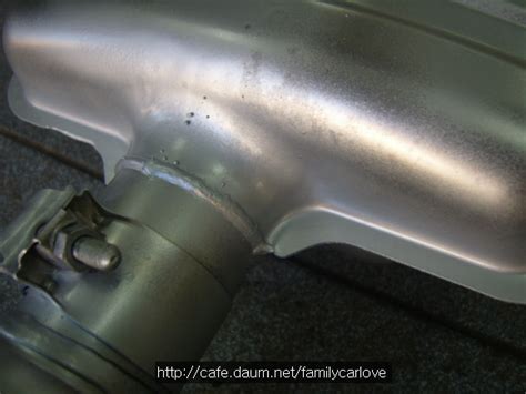 자동차 머플러 탈착하여 머플러 코팅하는 쉐보레 트랙스 차량 대우 자동차 정비 일산패밀리카 자동차10년타기착한정비센터 정발산점