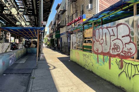 Couples Put On X Rated Shows In Nycs Dining Sheds