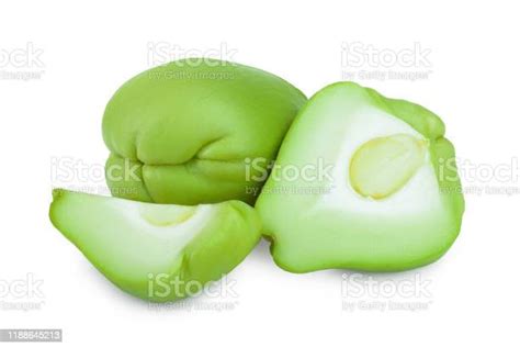 흰색 배경에 고립 된 신선한 차요테 야채 또는 멕시코 오이 0명에 대한 스톡 사진 및 기타 이미지 0명 가까운 건강한