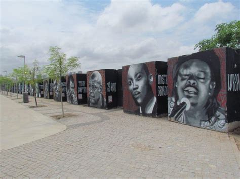 “passeio Dos Cantores” O Mural Que Retrata A Vida E Obra De 27 Músicos