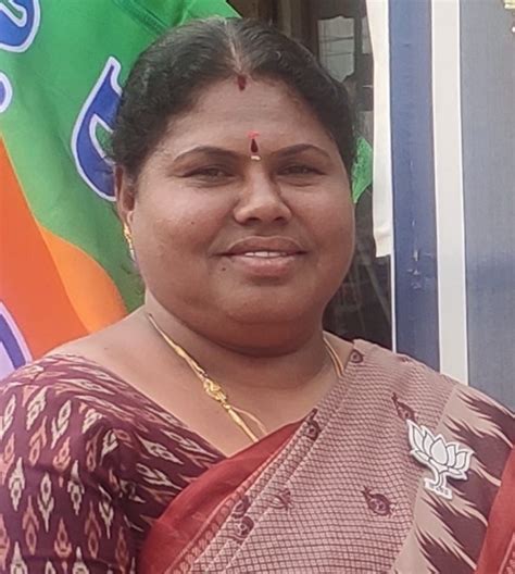 Vanathi Srinivasan On Twitter மத்திய அரசின் திட்டத்தினால் பயனடைந்த பெண் பயனாளிகளுடன் செல்ஃபி