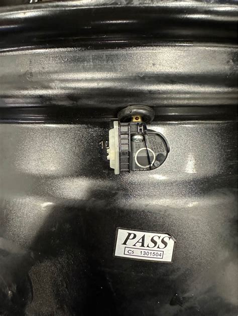 Rtx Compass 18 5x108 En Bonne état Car Wheels Tires And Parts