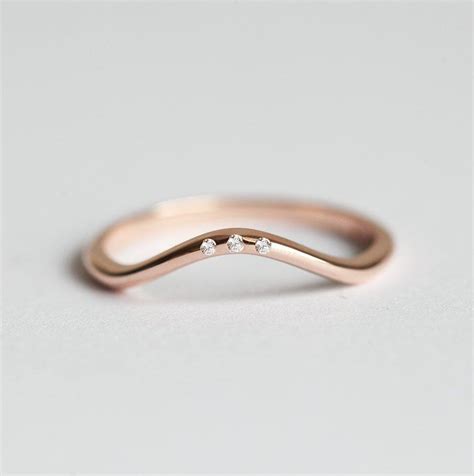 Curved Flush Diamond Nesting Band Capucinne