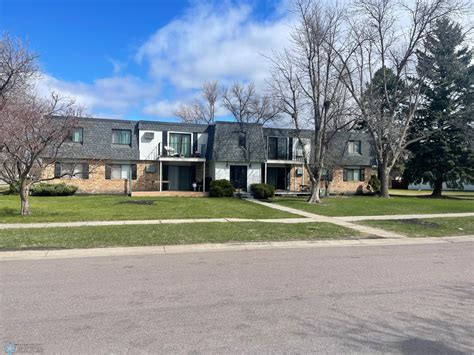 2417 Demores Drive S 4 Fargo Nd 58103 Mls 6520495 Coldwell Banker
