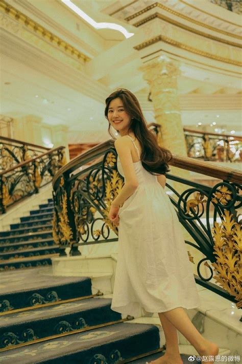 รวมรูปภาพของ สดใสใจละลาย จ้าวลู่ซือ นางเอก ข้านี่แหละองค์หญิงสาม