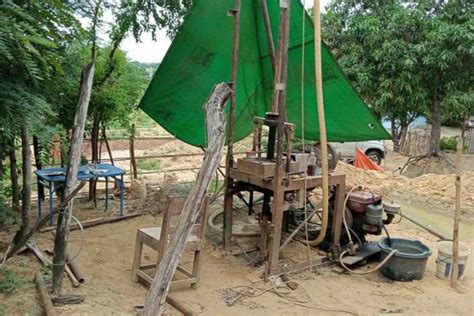 တပ်ကုန်းမြို့နယ် စိန်ပန်းပင်ကျေးရွာ၌ စက်ရေတွင်းနှင့် ဂါလံ ၂၄၀၀ ဆံ့ အမ