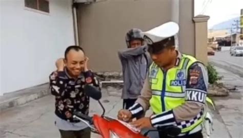 Ini Contoh Pantun Ubur Ubur Ikan Lele Yang Tengah Menjadi Tren Dan Viral Di Media Sosial Radar