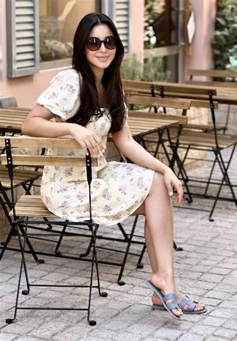 Aseel Omrans Feet