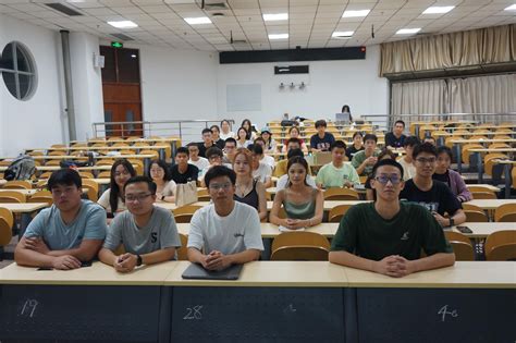 探索发展路积累经验值计算机学院国家示范性软件学院举办学长学姐分享会 北京邮电大学 计算机学院国家示范性软件学院