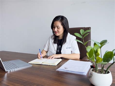 Chuyên Gia Phân Tích Theo Góc Nhìn Chuyên Môn Về Làm đẹp Tiểu Eva