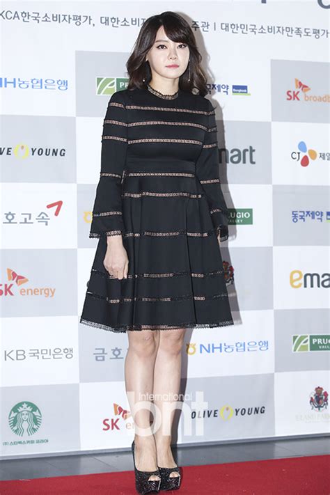 Bnt포토s 섹시하거나 귀엽거나 우아하거나 레이양 서유리 천우희 올 블랙 드레스로 완성시킨 미모 Bnt뉴스