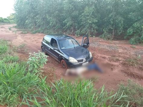 Homem é executado tiro na cabeça e desovado em floresta de