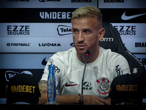 Em Apresentação Pedro Henrique Exalta A Fiel Torcida Graças A Deus