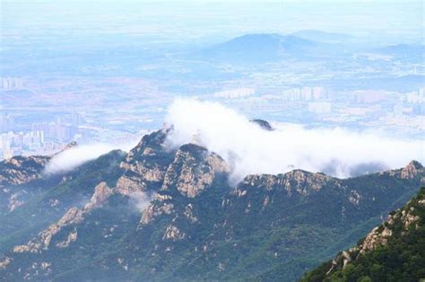 泰山位於山東省泰安市中部有五嶽之首天下第一山的之稱 每日頭條