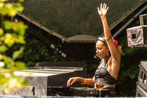 Nieuwe Single Eliza Rose And Calvin Harris Body Moving