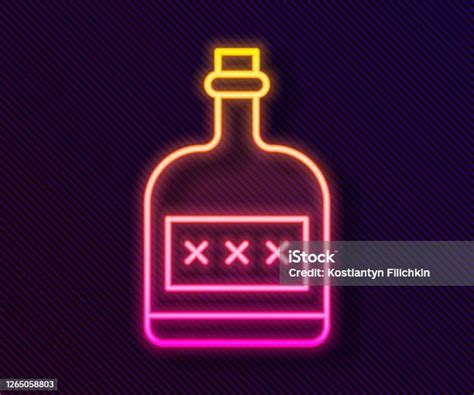 發光霓虹燈線酒精飲料拉姆瓶圖標隔離在黑色背景向量插圖向量圖形及更多一個物體圖片 一個物體 光 剪裁圖 Istock