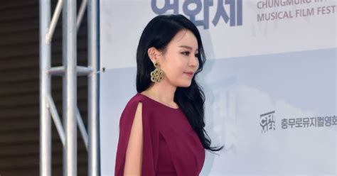 사진 뮤지컬배우 리사늘씬한 각선미