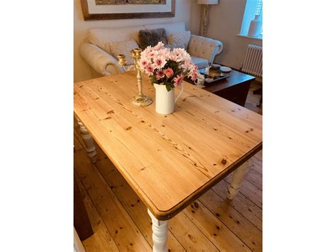Farmhouse Dining Table In Newport Wightbay