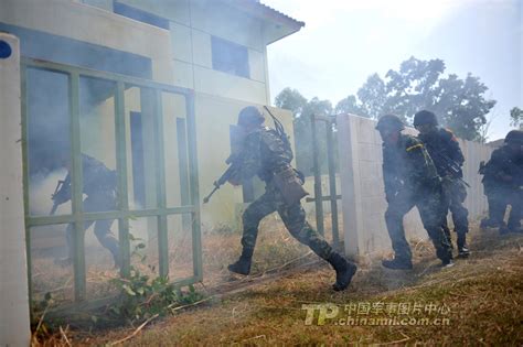 “突击—2013”中泰陆军特种部队反恐联训圆满落幕