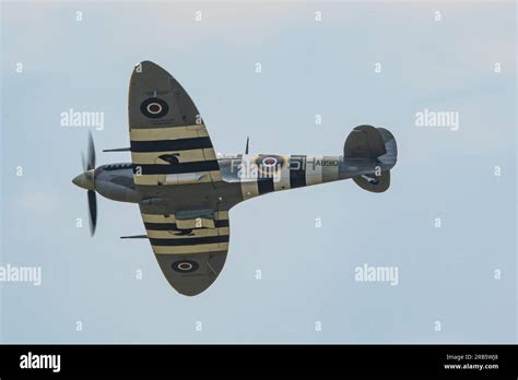 Royal Air Force Battle Of Britain Memorial Flight Bbmf Spitfire