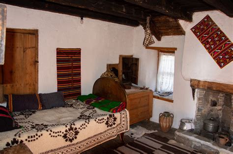 Selo Bg Лѐщен изписване до 1945 година Лѣщенъ е село в община Гърмен област Благоевград