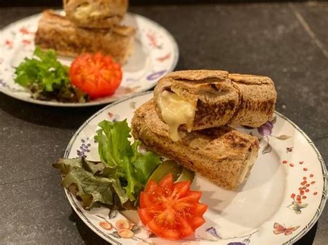 Sajtos reggeli kenyértekercs Konyhásbácsi receptje Rezept