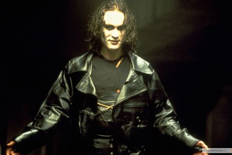 Фото: Ворон / Кадр из фильма «Ворон» (1994) #3052253