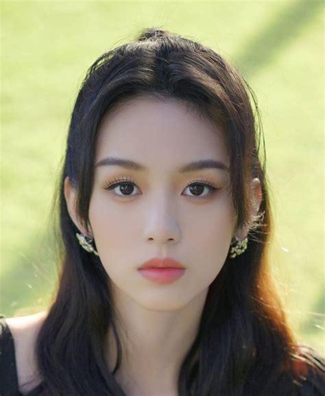 Zhou Ye Elegant Makeup Asian Beauty Girls Makeup