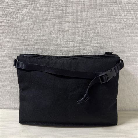 【最新モデル】【新品同様】porter ポーター ハイブリッド サコッシュ 黒 メルカリ