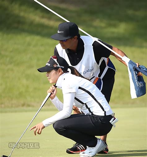 포토 김지현 새로운 캐디와 함께해요