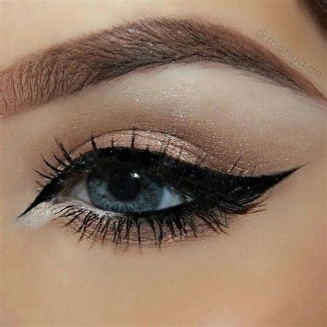 Dramatic Black Eye Makeup Is Back Here Are 18 Products To Help You Get