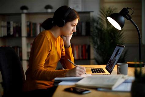Does College Selectivity Predict Earnings Sort Of