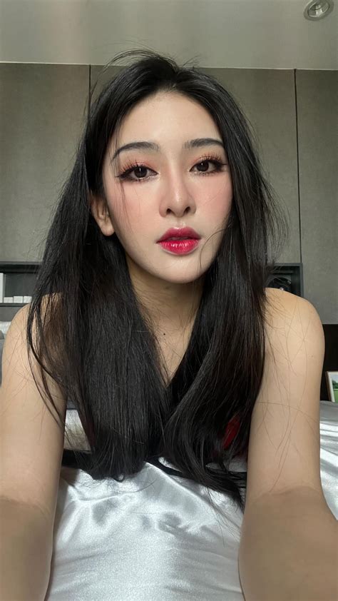 Hotgirl Linh Trương Lộ Diện Mạo đời Thường Hậu Tin đồn đi Tour Clip