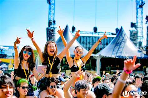 Hot Dan Seksi Ini Penampilan Gadis Gadis Jepang Di Ultra Japan 2017 Berita Jepang
