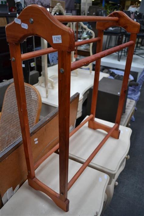 Lot Timber Towel Rail