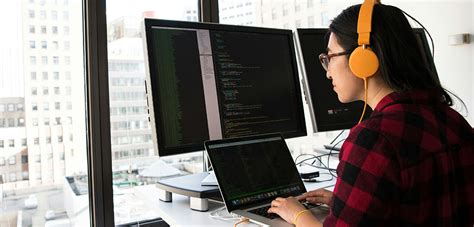 What Is A Software Consultant And How Do You Become One